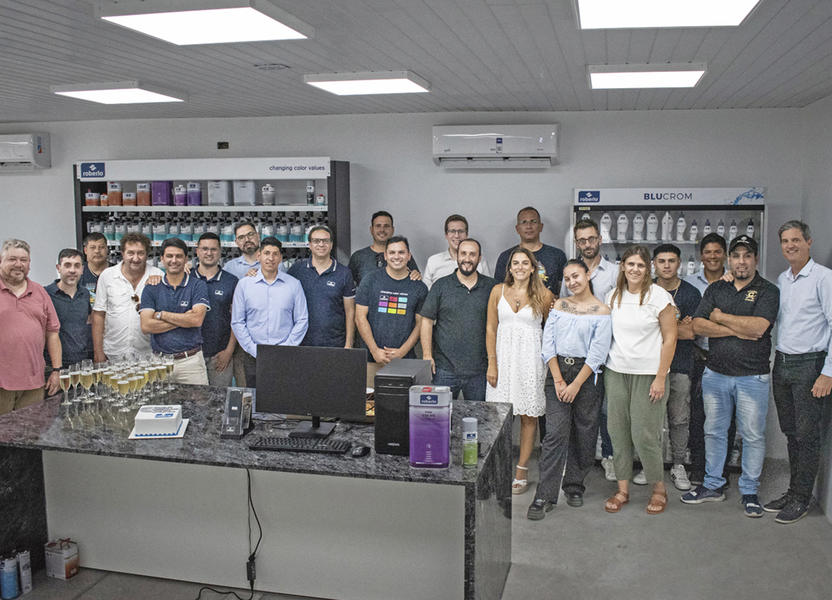 Roberlo Argentina inaugura su nuevo Crom Competence | Pinturas y negocios